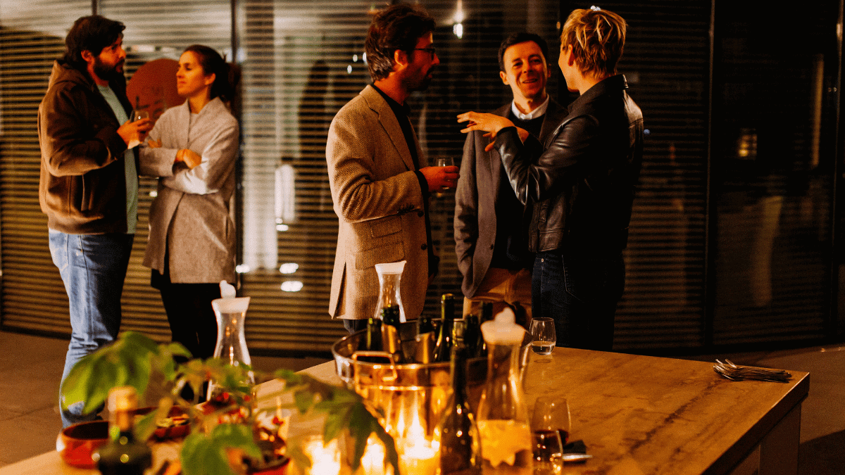 14 Thoughtful Fun Ways To Welcome New Employees In 2022