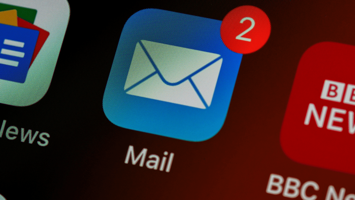 10 Powerful Welcome Letters to New Employees (& Templates)